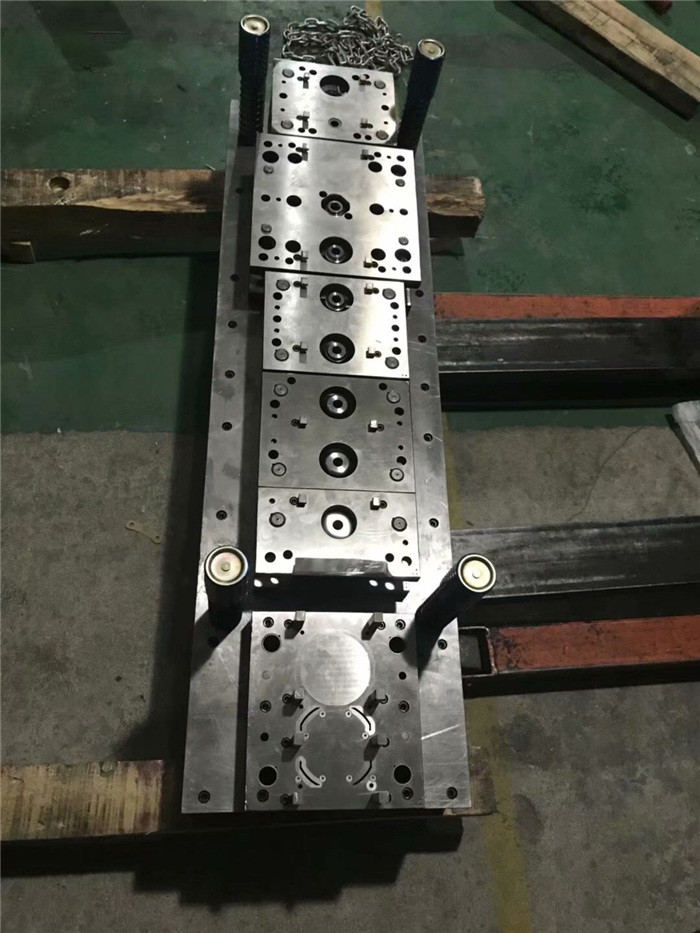 Durable Metal Stamping Dies , Progressive Die Components Die Auto ...